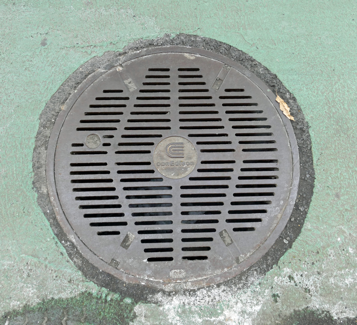 It’s a Cover Up: A Visual Guide to Manhole Covers on SoHo Broadway ...